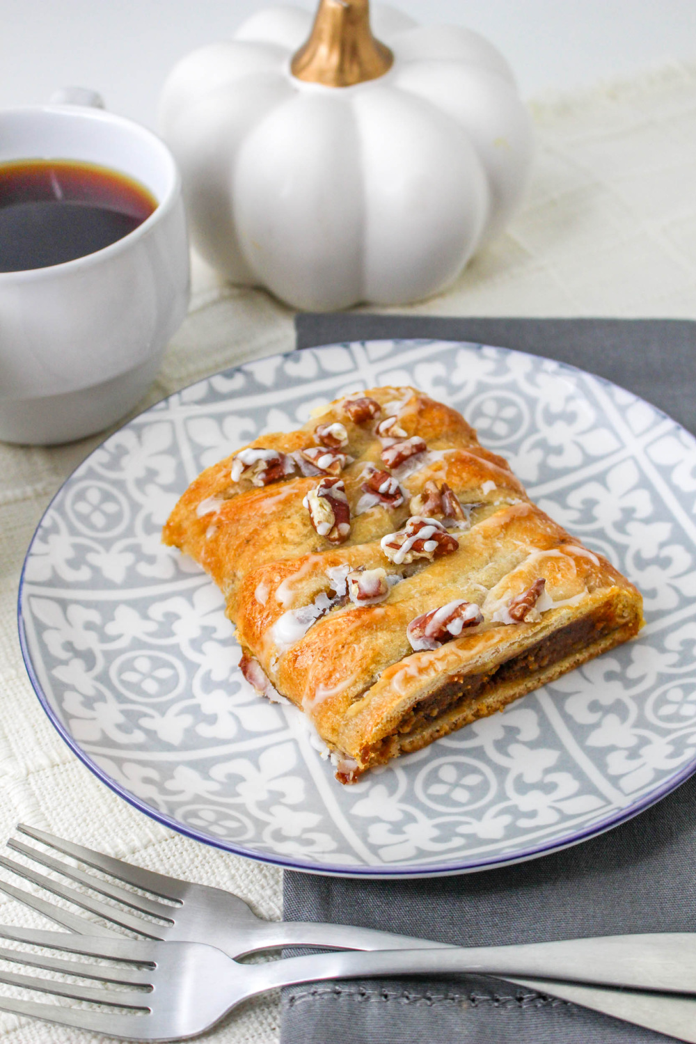 Easy Pumpkin Pecan Braid - The Rockstar Mommy