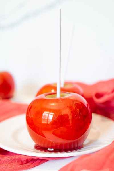Easy Homemade Candy Apples - The Rockstar Mommy